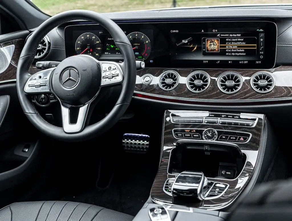 Mercedes SRS Problems: Warning Light Causes & Solutions