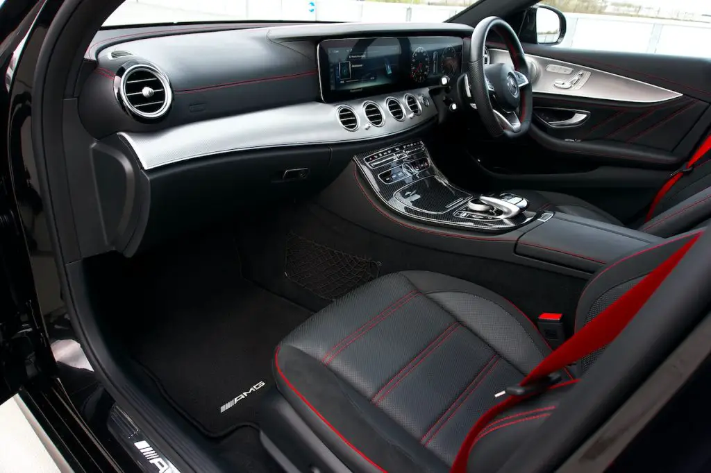 Mercedes SRS Problems: Warning Light Causes & Solutions